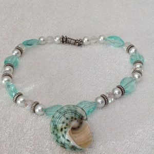 Jewelry | Vintage Clear Green Acrylic With Green Shell Neckl | Poshmark